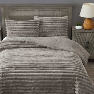 Frye | Bedding | Last Chance Frye 3piece Channel Stitch Faux Fur ...